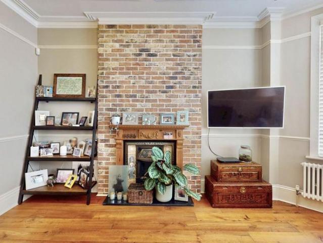 1 bedroom semi detached house to rent