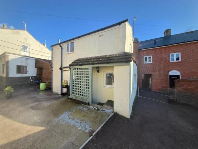 1 bedroom semi detached house for sale