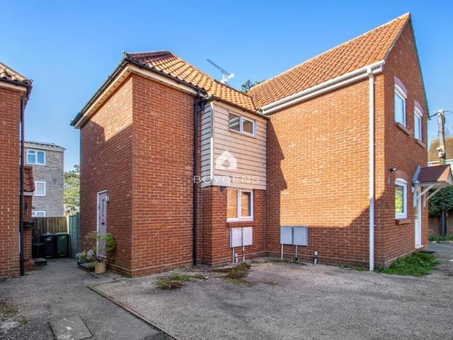 1 bedroom semi detached house for sale