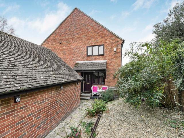 1 bedroom semi detached house for sale