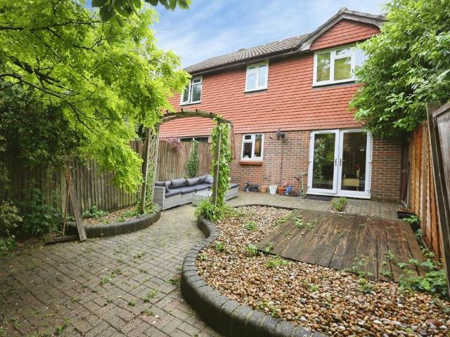 1 bedroom semi detached house for sale