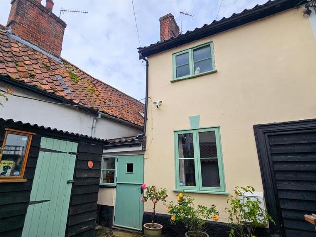 1 bedroom semi detached house for sale