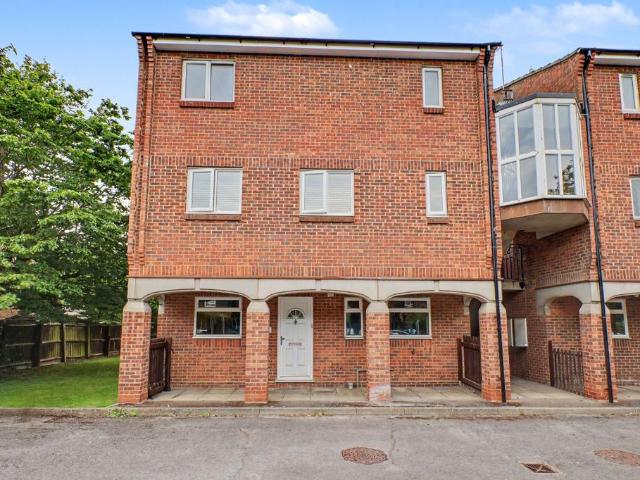 1 bedroom semi detached house for sale