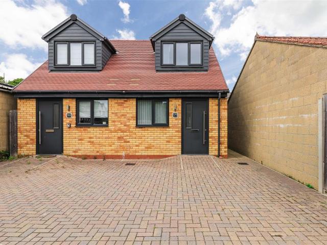 1 bedroom semi detached house for sale