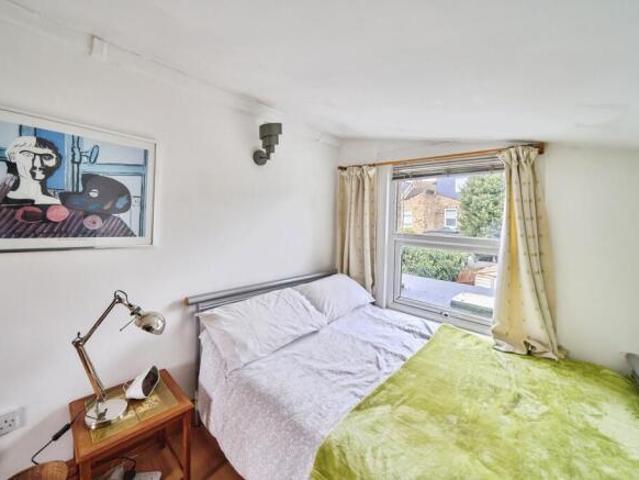 1 bedroom semi detached house for sale in Buckingham Road, London, E15