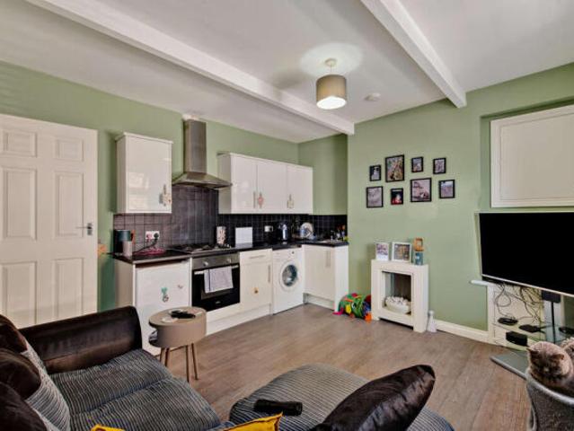1 bedroom semi detached house for sale in Croft Street, Idle, BD10