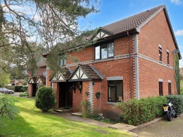 1 Bedroom Semi detached House For Sale In Surrey