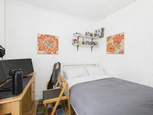 1 bedroom semi detached house for rent in The Avenue, BN2