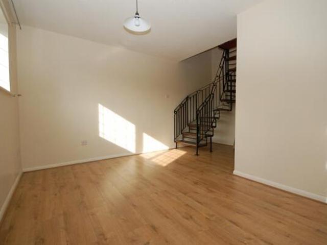 1 bedroom semi detached house for rent in Warren Avenue, Leicester, LE4