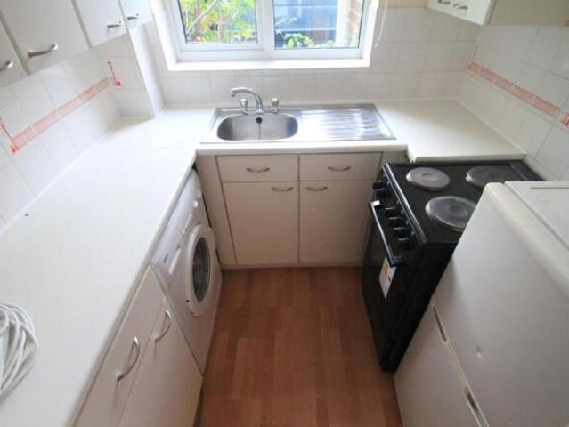 1 bedroom semi detached house for rent in Albury Close, LU3