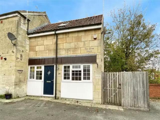 1 bedroom semi detached house for rent in Ashton Street, Trowb.