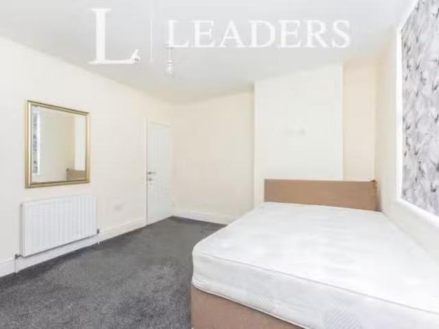 1 bedroom semi detached house for rent in Bankfield Road, L13