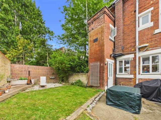 1 bedroom semi detached house for rent in Braemar Cottages, Teddington, TW11