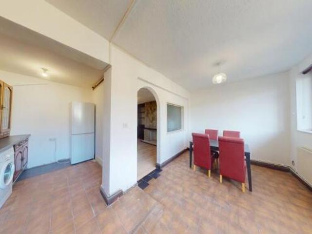 1 bedroom house share for rent in Double Room To Let In Mitcham, CR4