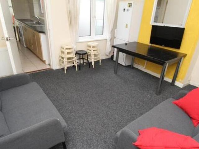 1 Bedroom Semi detached House For Rent In Dunkirk, Nottingham