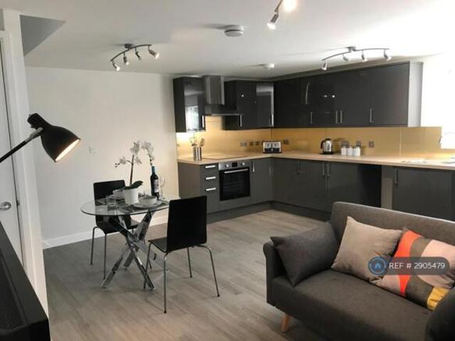 1 bedroom semi detached house for rent in First Avenue, Chelmsford, CM1