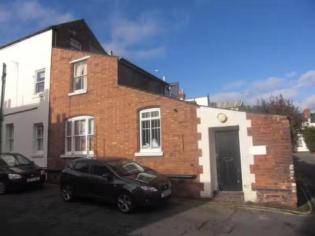 1 bedroom semi detached house for rent in Flat 2, 21 Oxford St.