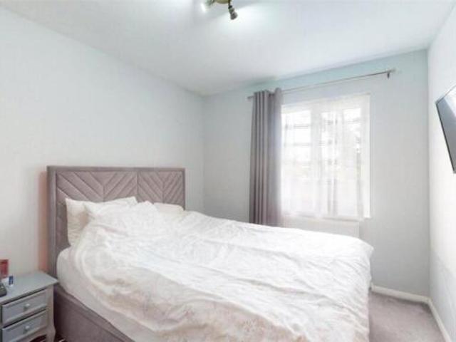 1 bedroom semi detached house for rent in Goodhew Road, Croydon, CR0