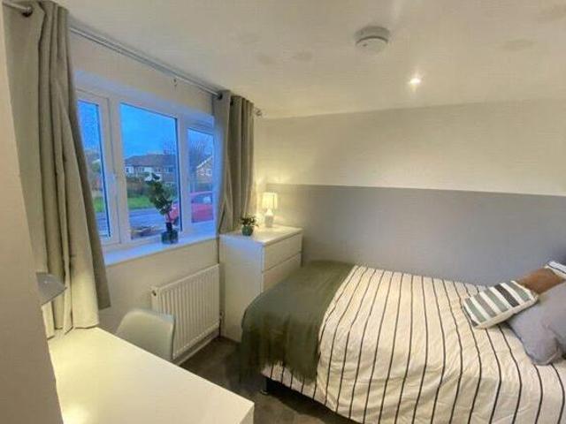1 Bedroom Semi detached House For Rent In Guildford, Surrey