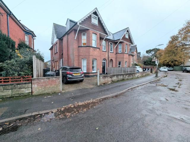 1 bedroom semi detached house for rent in Harvey Road, Bournemouth, BH5 2, BH5