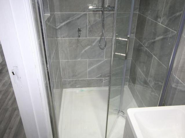 1 bedroom semi detached house for rent in Hayes, UB4