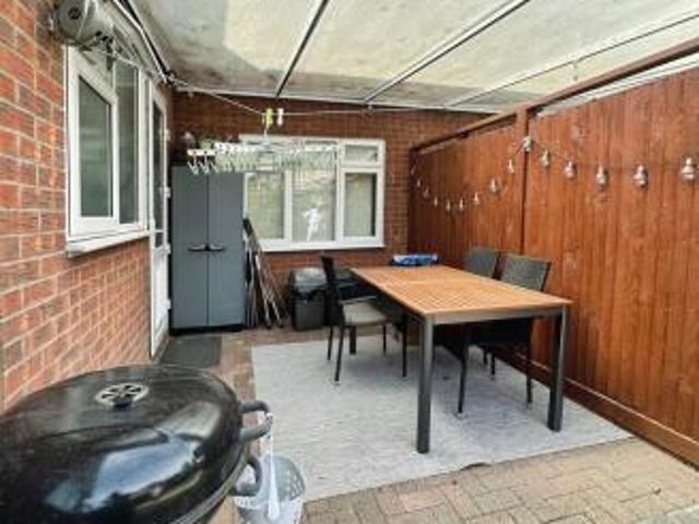1 bedroom semi detached house for rent in Hillesden Avenue, Elstow, Bedford, MK42