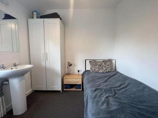 1 bedroom semi detached house for rent in Hillside, Brighton, BN2