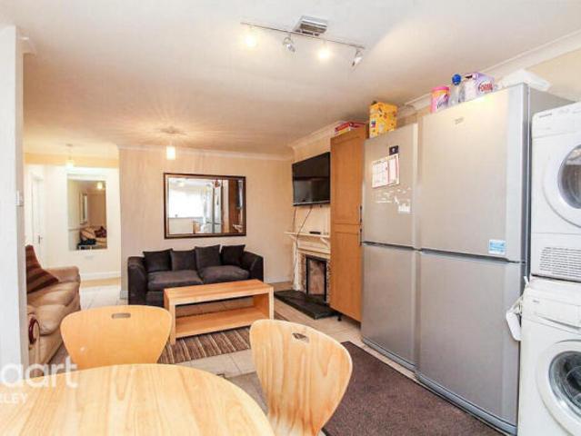 1 bedroom semi detached house for rent in Howth Drive, Reading, RG5
