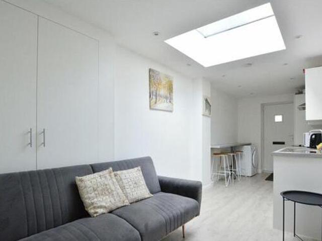 1 Bedroom Semi detached House For Rent In London