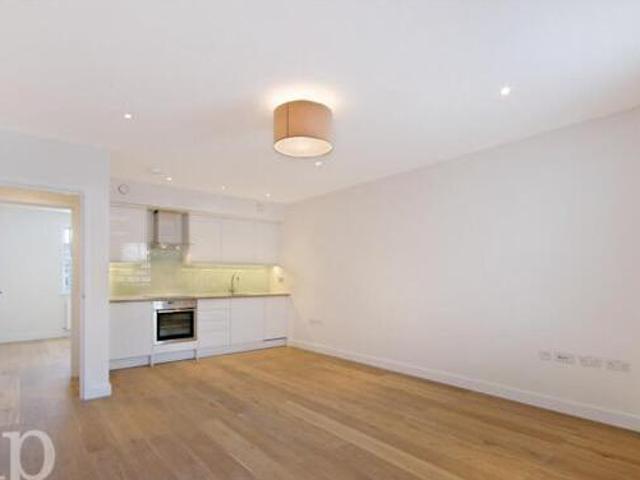 1 Bedroom Semi detached House For Rent In London, Greater London