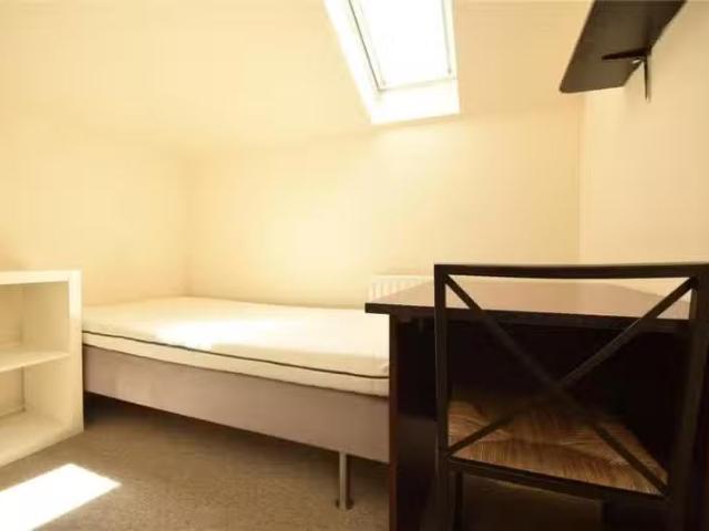 1 bedroom semi detached house for rent in Sheldons Court, Winc.