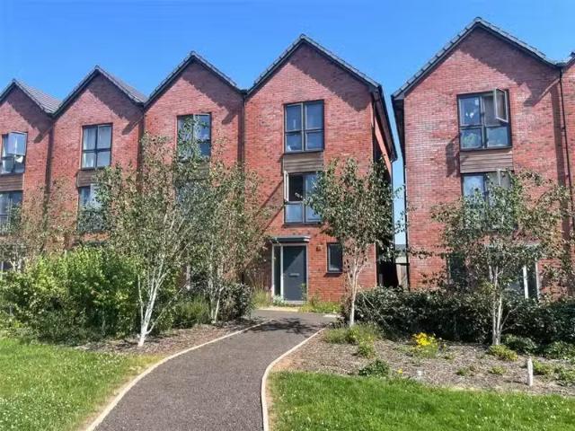 1 bedroom semi detached house for rent in Shrub Leaze, Stoke G.