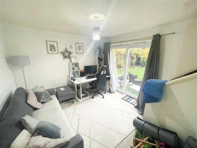 1 bedroom semi detached house for rent in Stafford Grove, Shenley Church End, Milton Keynes, MK5