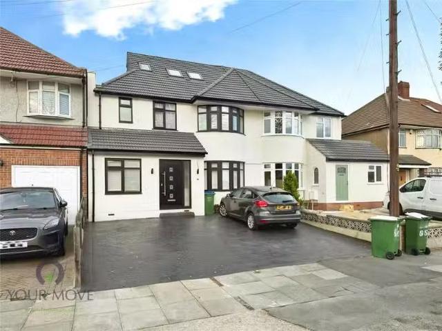 1 bedroom Semi Detached Room to rent, Latham Road, Bexleyheath.
