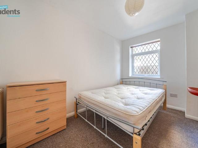1 bedroom semi detached sharedaccommodation to rent