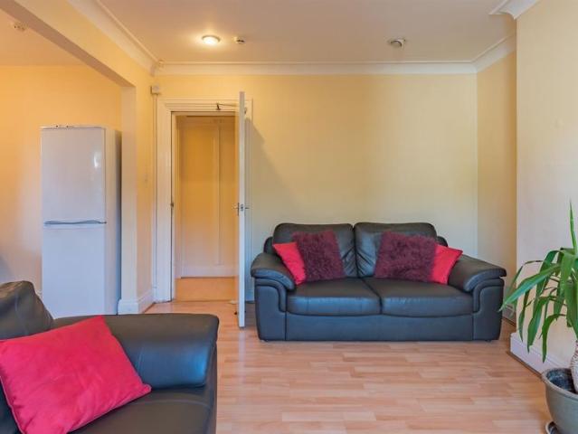 1 bedroom semi detached sharedaccommodation to rent