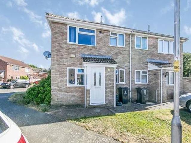 1 bedroom semidetached house for rent in Merstham Drive CLACTONONSEA CO16