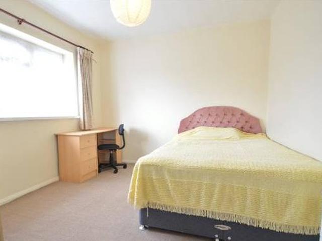 1 bedroom semidetached house for rent in Blackamoor Lane Maidenhead Berkshire SL6