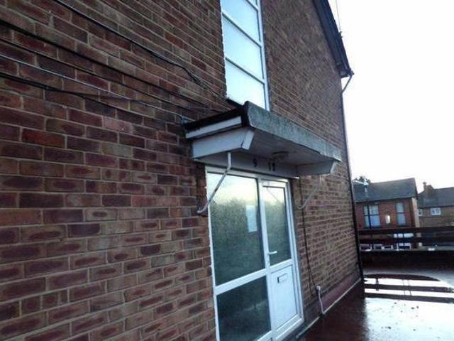 1 bedroom semidetached house for rent in Chapel Court Green Lane M33 5PH M33