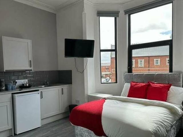 1 bedroom semidetached house for rent in Fishpond Drive Nottingham Nottinghamshire NG7