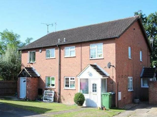 1 bedroom semidetached house for rent in Gatcombe Close Calcot Reading RG31