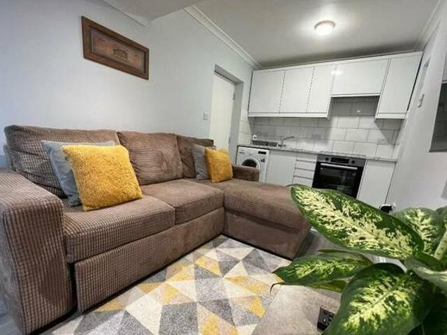 1 bedroom semidetached house for rent in Kershaw Close Luton Bedfordshire LU3