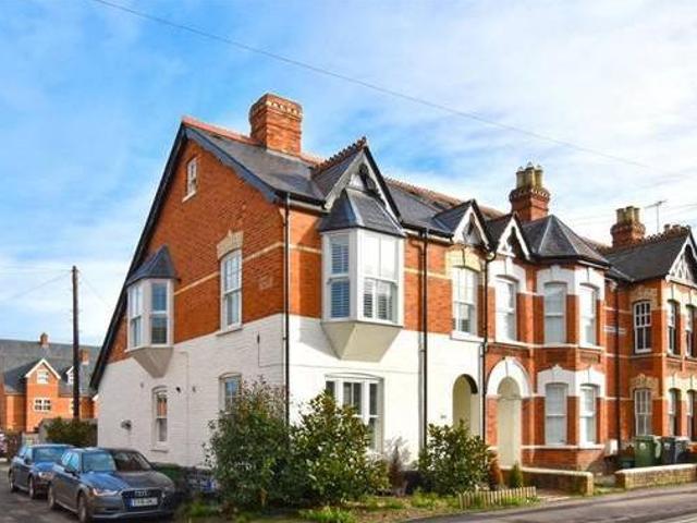 1 bedroom semidetached house for rent in Reading Road HenleyonThames Oxfordshire RG9