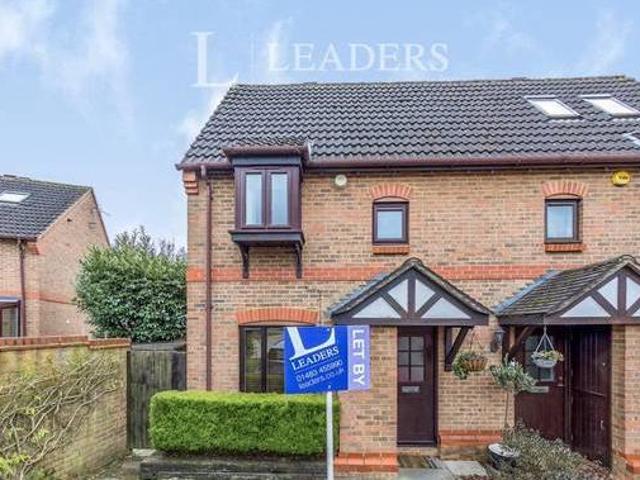 1 bedroom semidetached house for rent in Weybrook Farm Guildford GU4