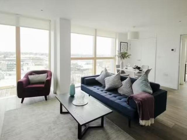 1 bedroom serviced apartment for rent in Queen Street, Maidenh.