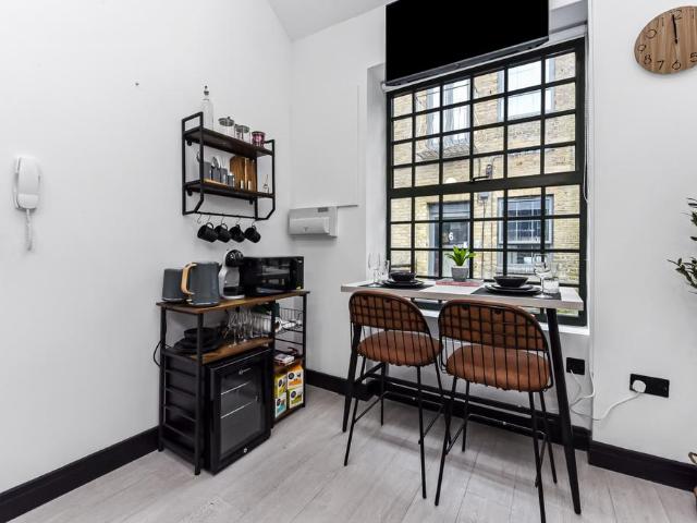 1 bedroom serviced apartments to rent
