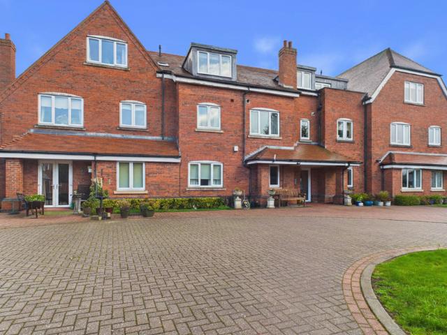 1 bedroom serviced apartments for sale