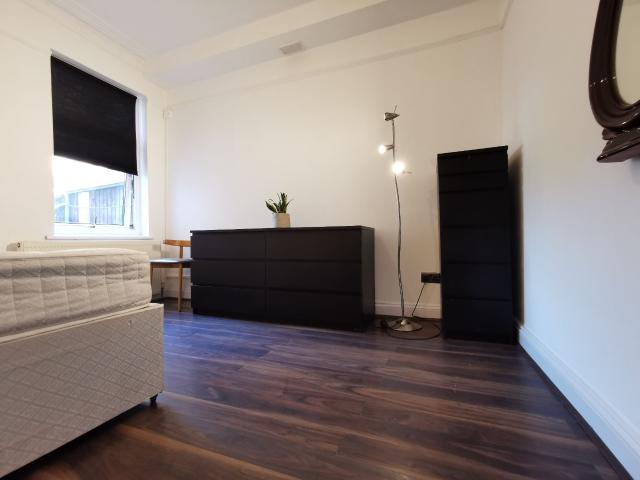 1 bedroom shared house To Let in London