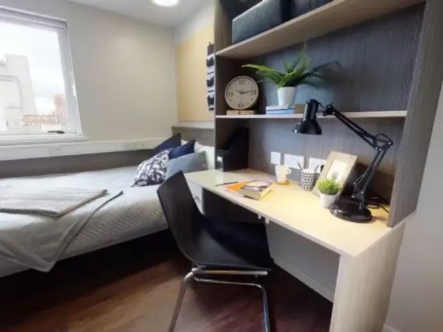 1 Bedroom Shared Living/roommate Manchester Manchester LS99501483