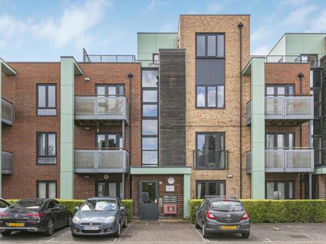1 Bedroom Shared Living/roommate Mitcham Greater London LS99161750